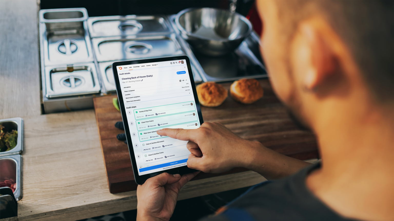 How to Improve Restaurant Operations in 2026: 11 Best Tips